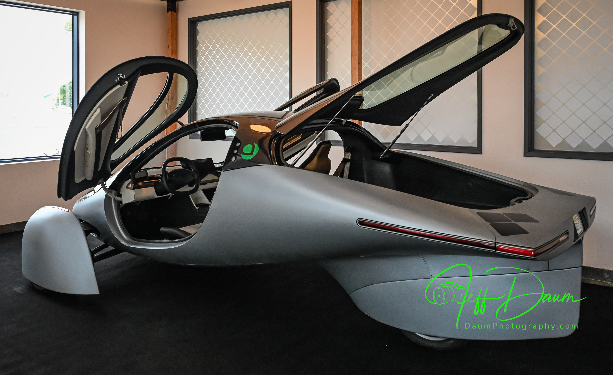 Is it a car, a UFO or…? Part 2: Inside Aptera’s Innovative Production Facility | Insight - Daum ...
